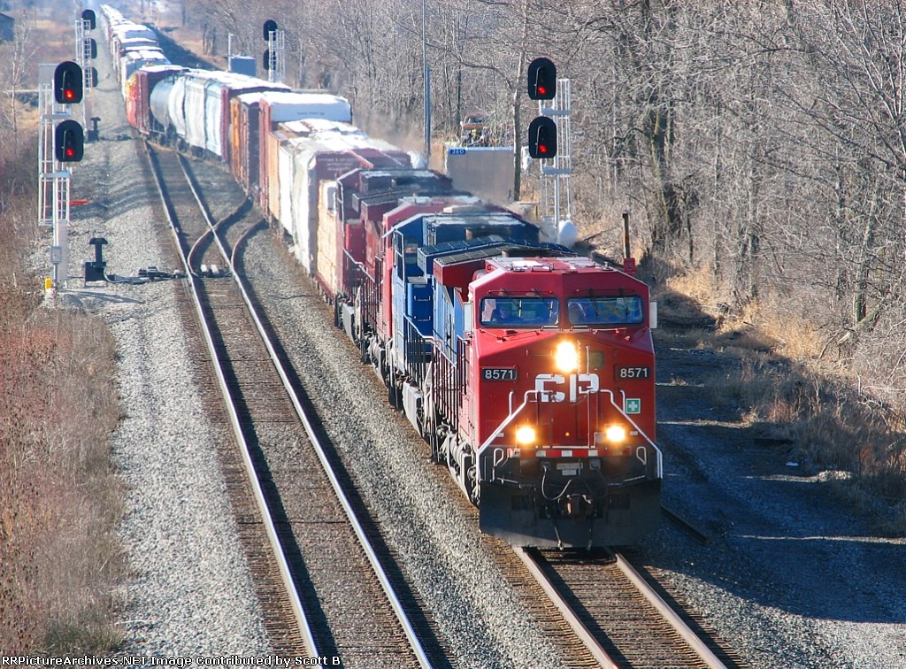 CP 8571 18T crosses over at 360 2:07 pm